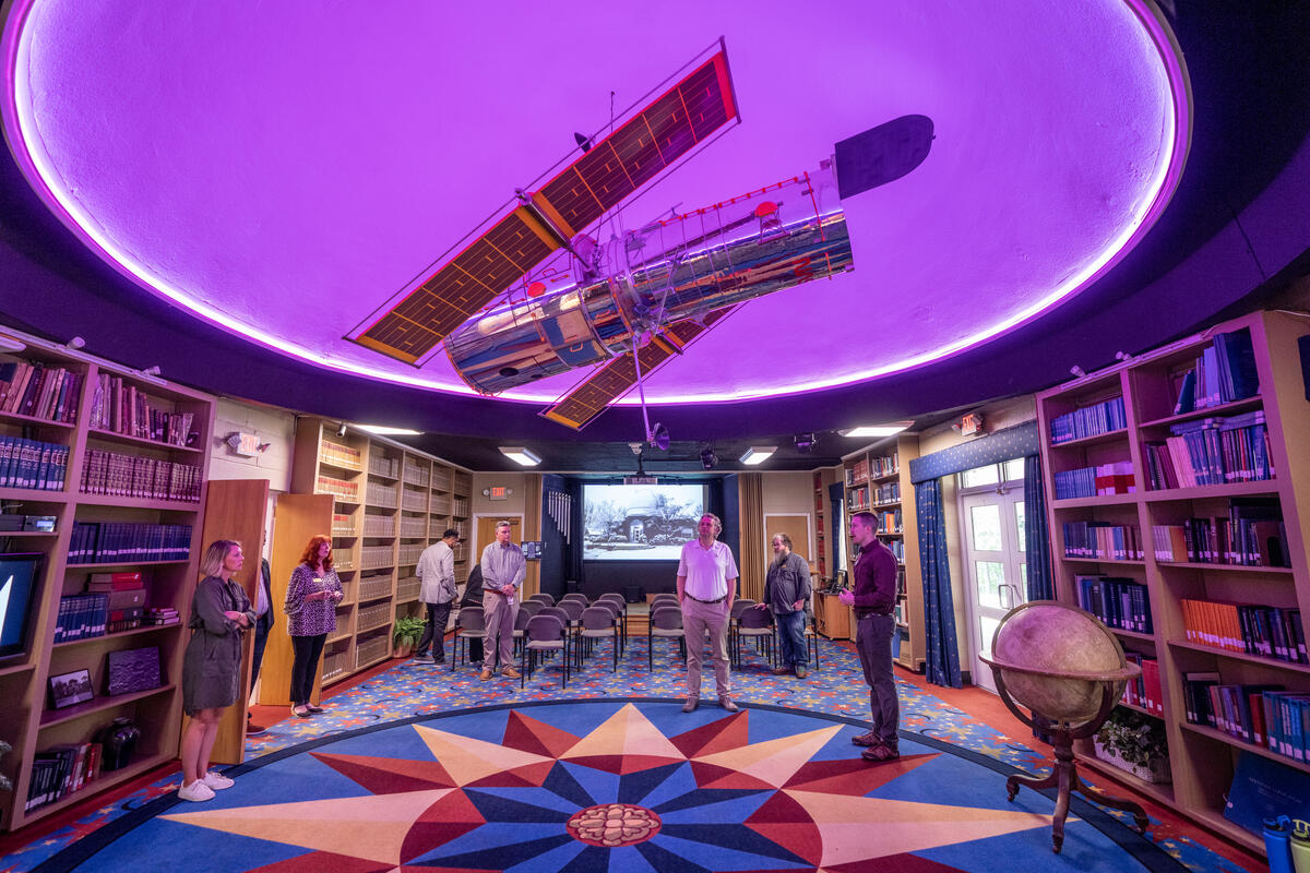 Chancellor Diermeier tours Dyer Observatory | Vanderbilt University