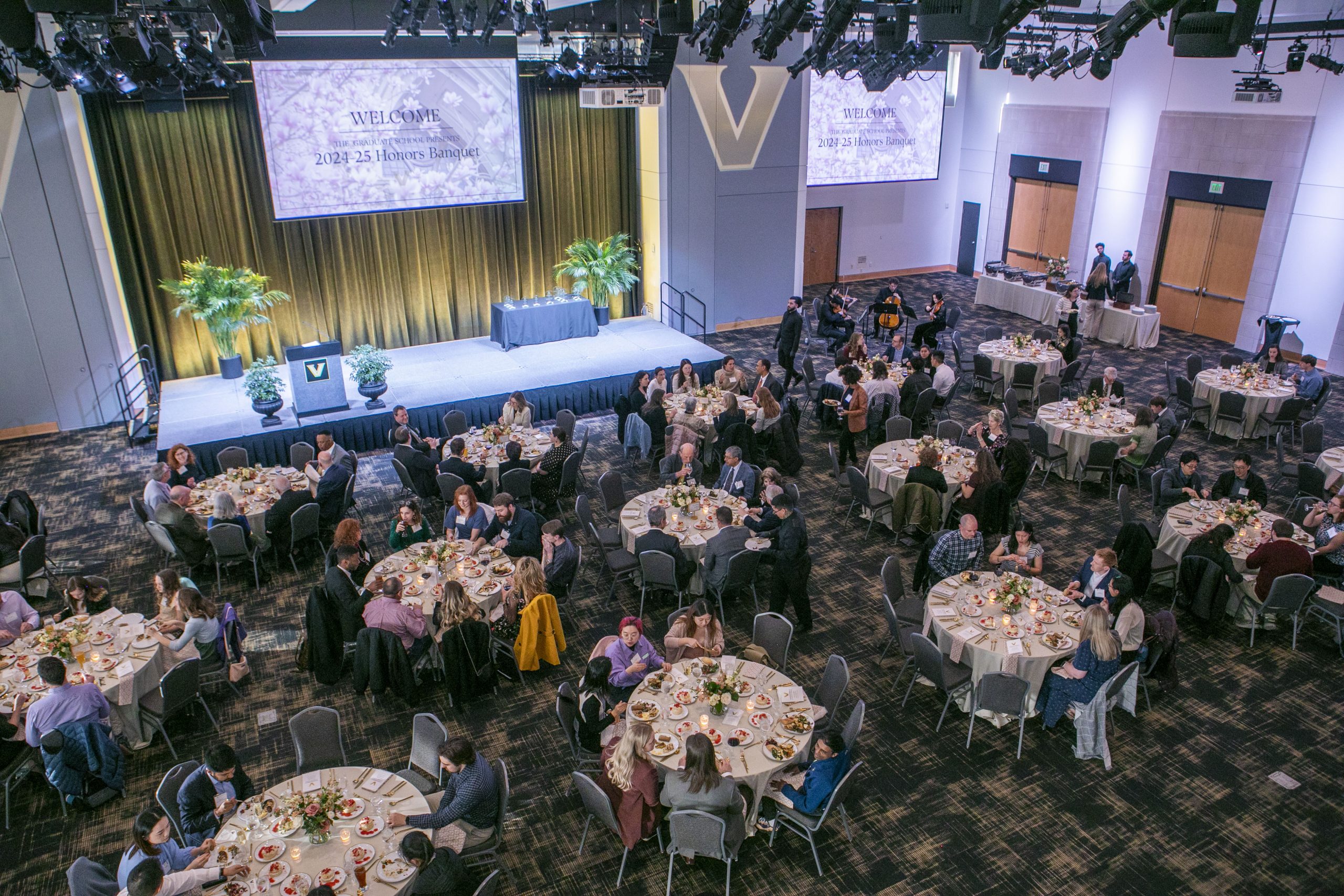 Graduate School recognizes excellence among students, faculty at Honors Banquet | Vanderbilt ...